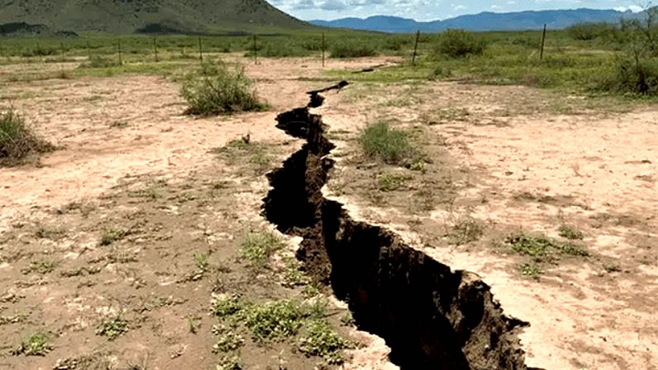 Enormes grietas se están abriendo en Estados Unidos, y no son naturales | CODIGO OCULTO