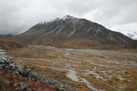 Hombre fue a Alaska para buscar la misteriosa “Pirámide Negra” y ...