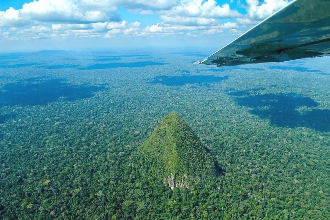 Cerro “El Cono”, una extraña montaña en lo profundo del Amazonas ...