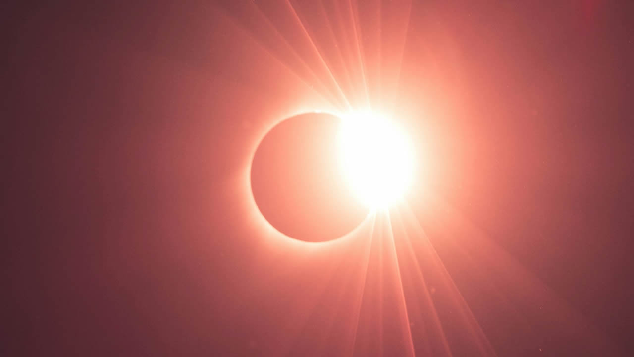 Cómo, dónde y a qué hora ver el Eclipse Solar Total del lunes 8 de abril | CODIGO OCULTO